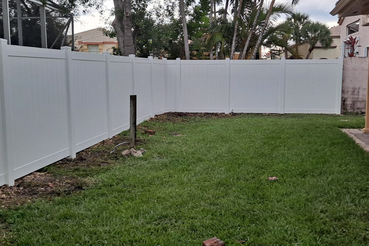 6′ White PVC/Vinyl Privacy Fence & Gate – Pembroke Pines, FL - South ...