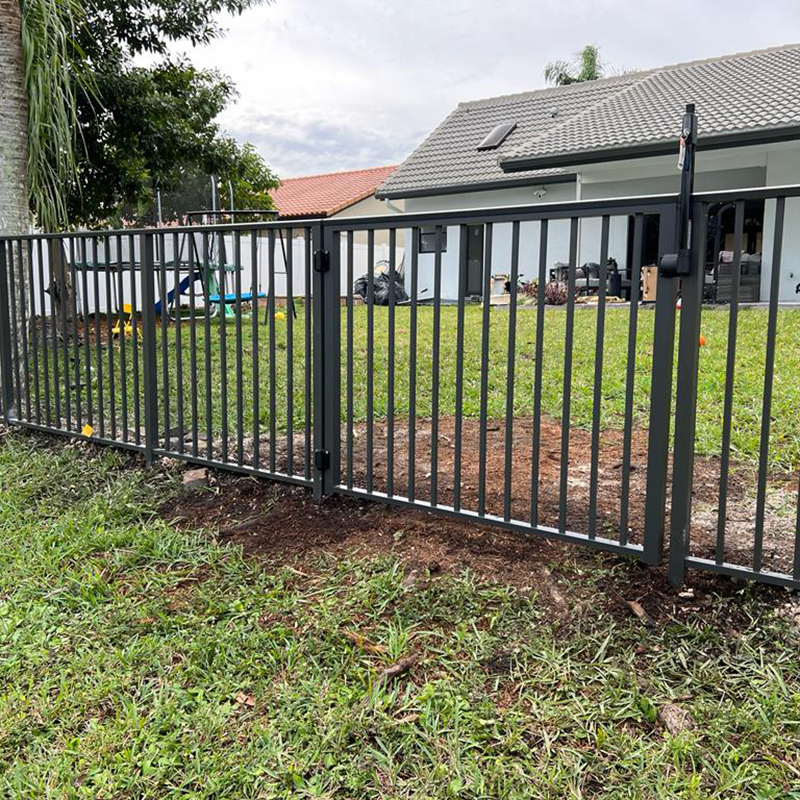 Mechanical Aluminum Fence Installation - Vinyl Fence Installation - PVC ...