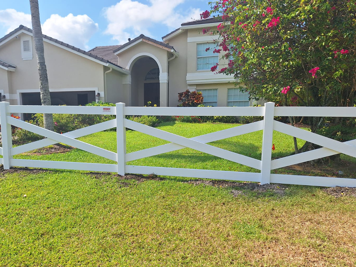 Crossbuck PVC Fence - Horse Fence - Vinyl Fence Installation - PVC ...