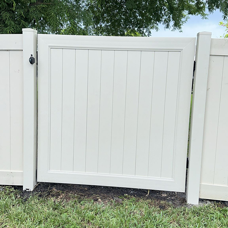 PVC Privacy Fence - PVC Fence Installation - Vinyl Fence Installation ...
