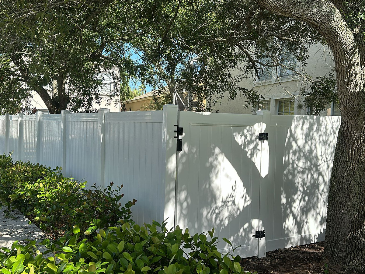 PVC Fence - PVC Gates - PVC Privacy Fence - Residential Fence ...